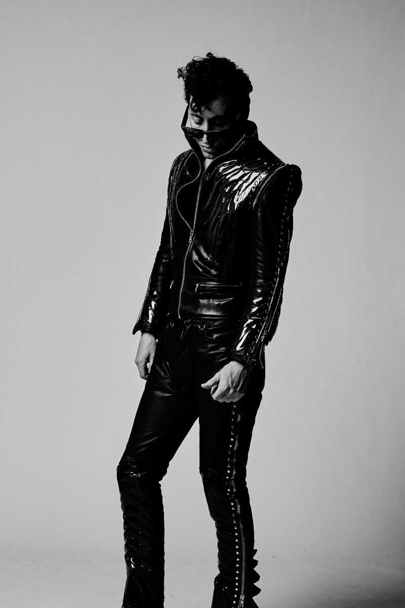 King Falcon - Black Sheep Rocks